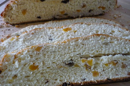 Süßes Hefebrot mit Früchten – Koch-Wiki